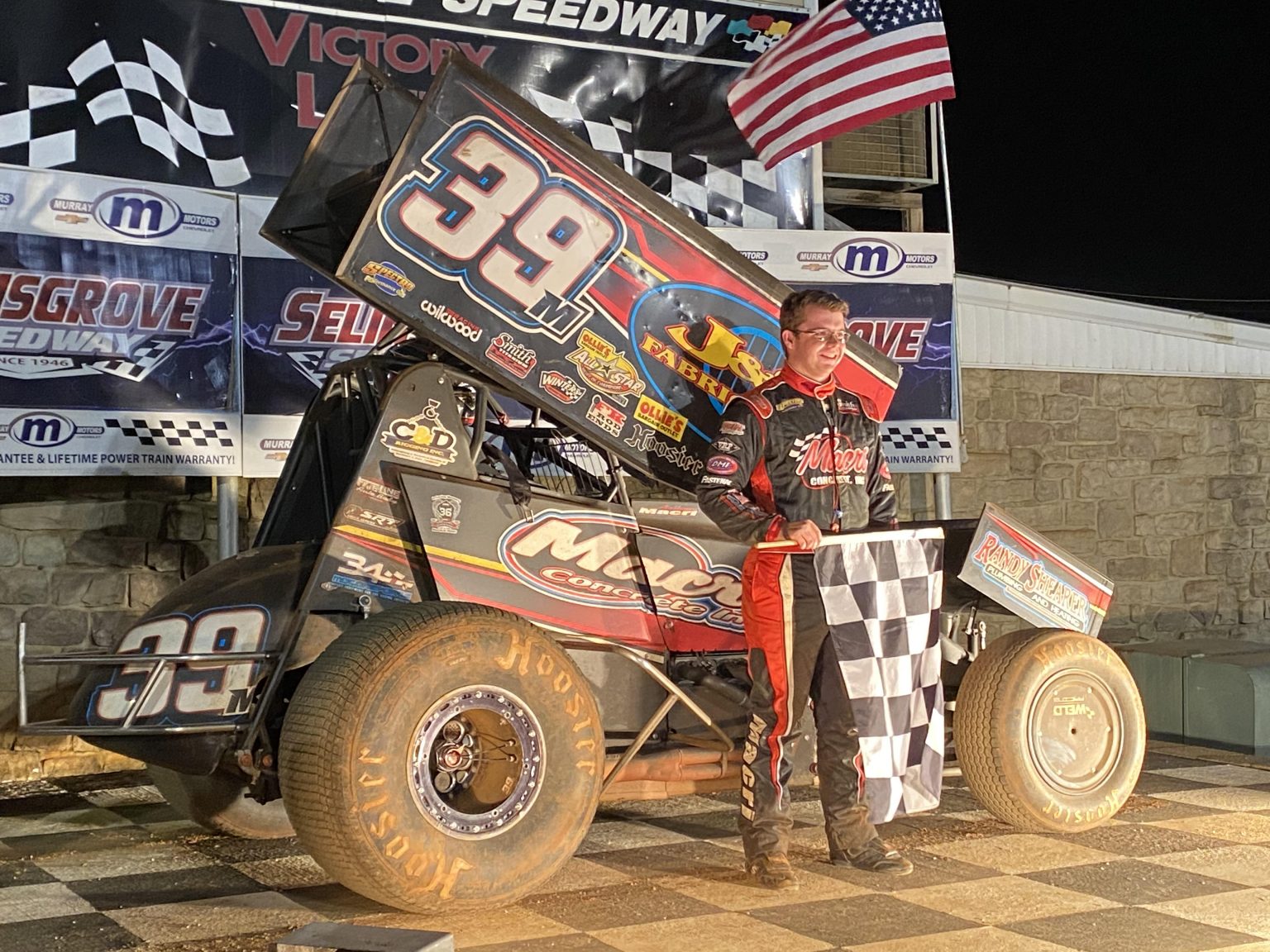 Anthony Macri holds off Brock Zearfoss and Brent Marks for satisfying ...